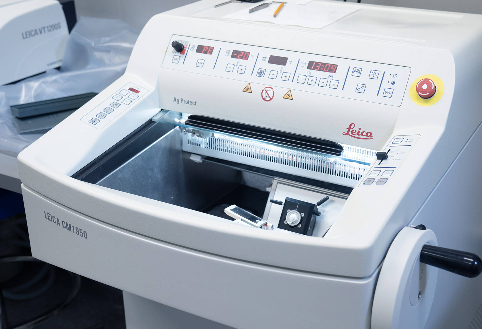 Equipment and Technology – Institute of Molecular Genetics of the Czech ...